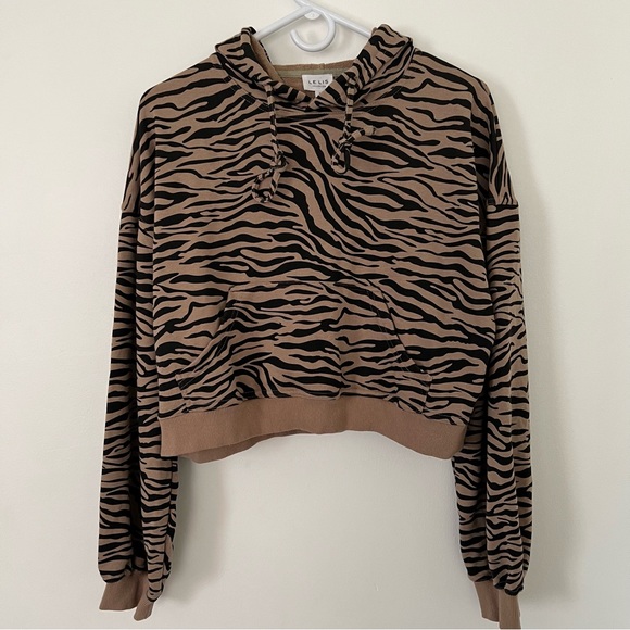 Le Lis | Tops | Le Lis Collection Mocha Animal Print Hoodie Nwt Size ...